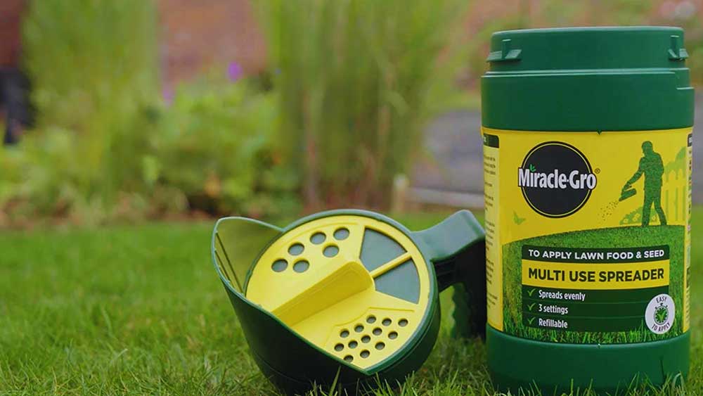 Miracle-Gro Multi-Use Compact Spreader – Goulds Garden Centre Weymouth